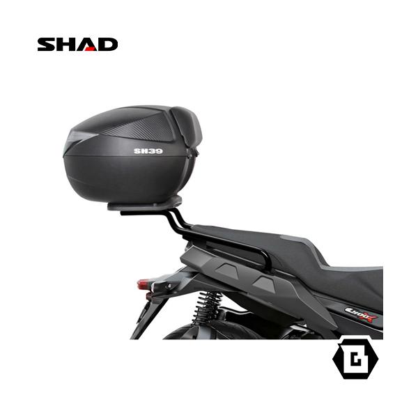 Fixings to mount a suitcase higher than the motorcycle.The SHAD Top Master fixing kit allows you to mount the top case t...