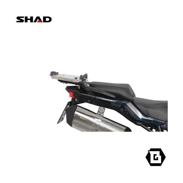 Backpack to use on a daily basis or weekend trips, which allows you to carry a helmet easily.It has a padded pocket for ...