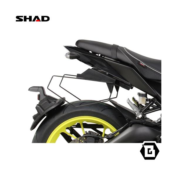 The SHAD Top Master fitting allows mounting a top case onto the motorcycle. It is a fitting specifically designed por ea...