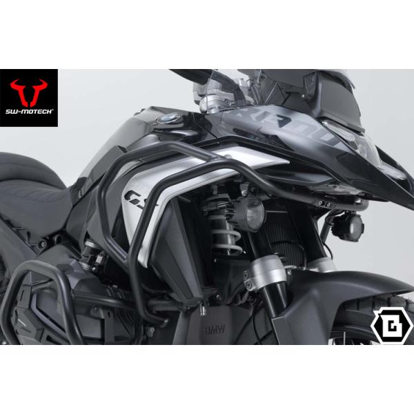 Upper crash barThe upper crash bars are made from black powder-coated steel and are mounted as an addition to the SW-MOT...
