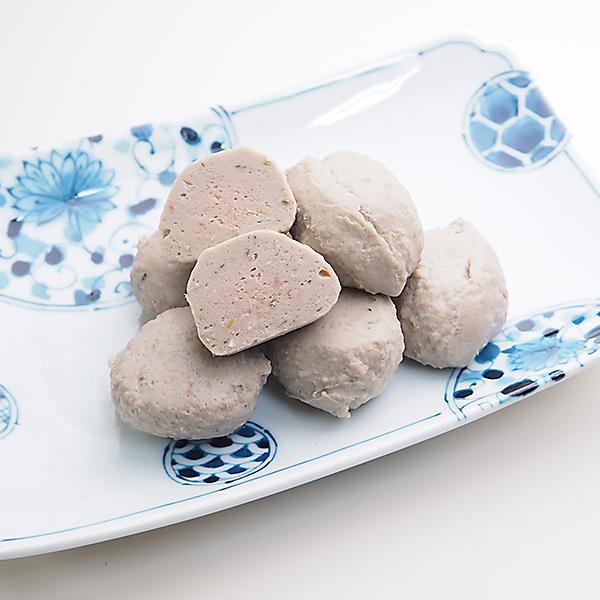 【内容(量)】いわし団子7個【原材料(産地)】魚肉（いわし（国産）、さば、その他）、卵白、長ねぎ、でん粉、みそ、発酵調味料、しょうが、食塩/調味料（アミノ酸等）、酸化防止剤（ビタミンE)、（一部にさば・卵・大豆を含む）【賞味期限】冷蔵保存で6日