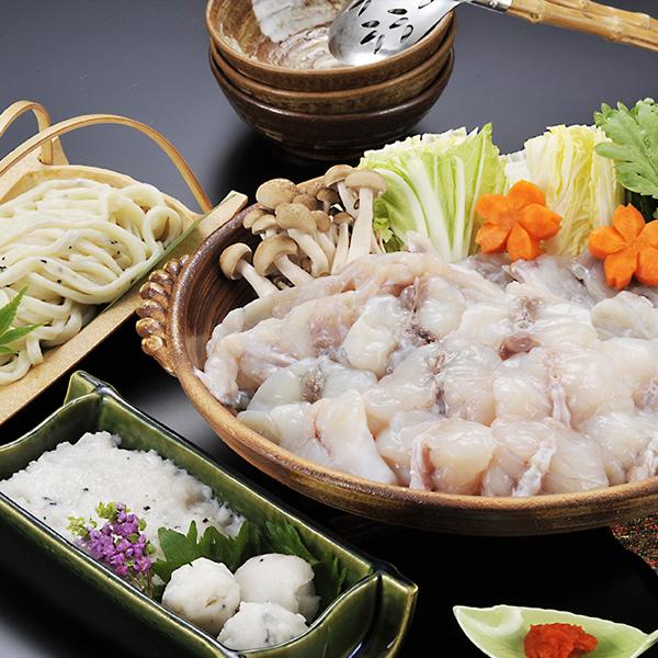 【内容(量)】まふくちり身・アラ500g、とらふく入りつみれ200ｇ、とらふく入りうどん250ｇ、ふく鍋だし45ｇ×2、ポン酢35ｇ×4、モミジオロシ16ｇ【原材料(産地)】　マフグ、食塩／トレハロース、小麦粉、トラフグの皮、食塩、小麦グル...