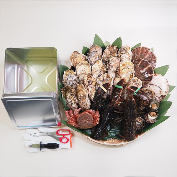 【内容(量)】真牡蠣16個、活ホタテ3枚、サザエ4個、活オマール（450-500gサイズ）2尾、活毛ガニ1杯、ブリキ缶、牡蠣ナイフ、キッチンはさみ、軍手、調理説明書付き【原材料(産地)】真牡蠣(北海道、三陸)、ホタテ(北海道、三陸)、サザエ...