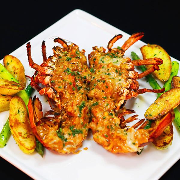 【内容(量)】オマールロブスターテルミドール450/500gサイズ【原材料(産地)】牛乳（国内製造）、オマールロブスター（カナダ、アメリカ）、ホワイトルー（小麦粉、食用植物油脂）、生クリーム、ソテーオニオン、マッシュルーム、パルメザンチーズ...