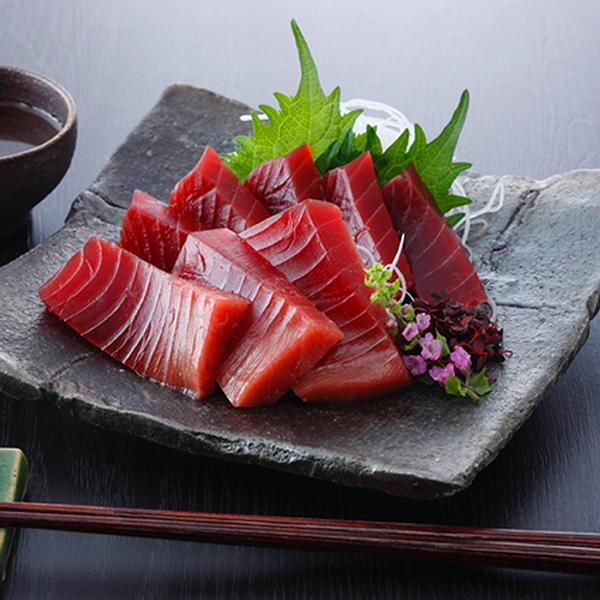 【内容(量)】ミナミマグロ(インドマグロ)中トロ・赤身 各500g前後(計1.0kg、約10人前)【原材料(産地)】ミナミマグロ【賞味期限】冷凍保存で2ヶ月【備考】「マグロの解凍方法・切り方」説明書（築地魚群ガイドブック）が付いてます。