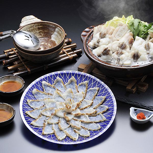 【内容(量)】まふく炙り刺身80g（プラスチック皿22cm）、まふくちり身・アラ400g、ふく鍋だし45g×2、ポン酢35g×4、モミジオロシ16g※刺身皿のデザインは変わる場合がございます。【原材料(産地)】原材料名　【ふぐちり具材】標準...