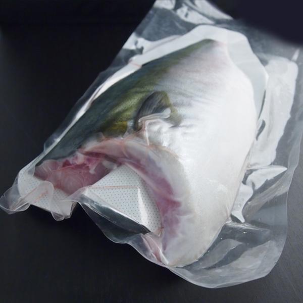 【内容(量)】養殖ブリフィレ1.4kg前後【原材料(産地)】養殖ブリフィレ(国産)【賞味期限】冷蔵保存で4日【注意点】メーカーが変わることがあります。