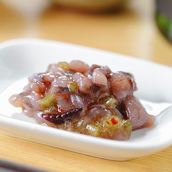 【内容(量)】たこわさび700g【原材料(産地)】いいだこ（ベトナム、タイ他）、山くらげ、醤油、たんぱく加水分解物、食塩、サトウ混合ブドウ糖果糖液糖、白ワイン、マルトデキストリン、唐辛子、魚介エキス、茎わさび、粉わさび/ソルビット、調味料（...