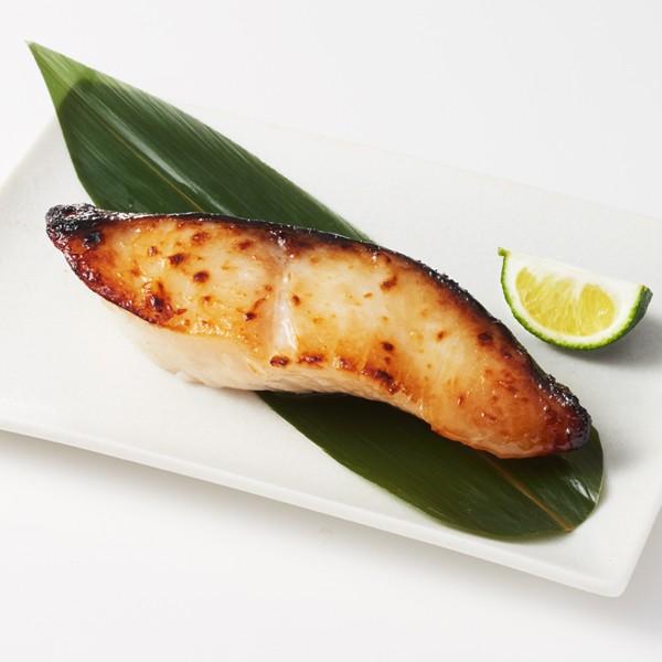 【内容(量)】銀だら漬け魚(西京漬け) 1枚(100g)【原材料(産地)】銀だら（カナダ、アメリカ他）、白味噌、糖類（砂糖・ぶどう糖）、煮干、米発酵調味料、澱粉、食塩、豚ゼラチン、香辛料、デキストリン、風味原料/酒精、ソルビトール、加工澱粉...