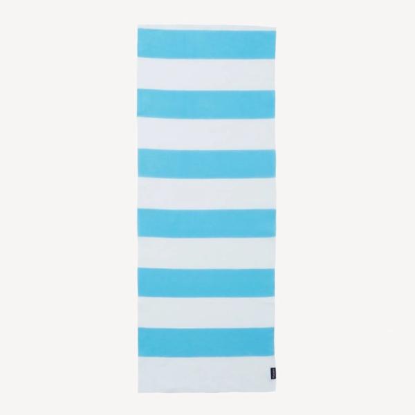 今回のコレクションは、花を中心としたデザイン「椿」「寒椿」、「もくれん」、「空」の4種。これらのデザインを伝統的な技法「注染」で裏表なく染めています。「Mustakivi/DESIGNED BY FUJIWO ISHIMOTO」のタグが縫い...