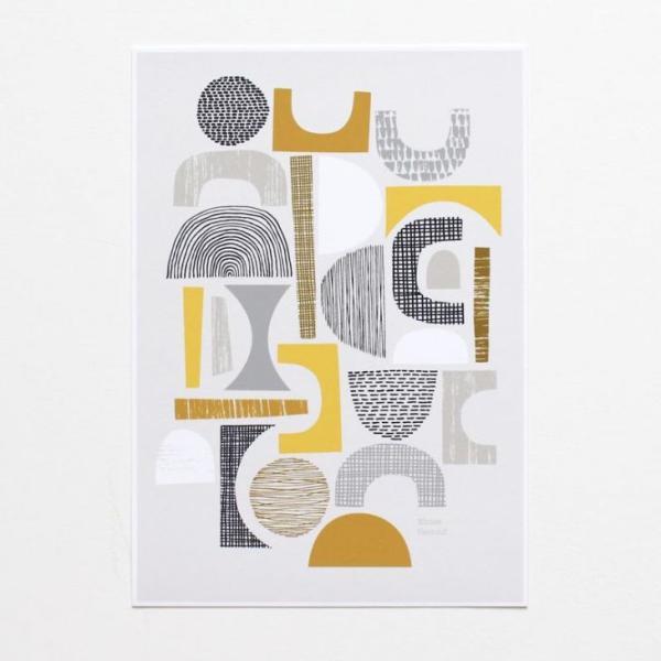 北欧テキスタイル〜インテリア・ファンにもオススメのUKノッティンガムの女性アーティストによる美しいアートプリント。雲や雨のデザイン、ツリーやリーフ、鳥やフォッシュ、パステルカラーの組み合わせによるアブストラクト・アートなど、女性ならではの繊...