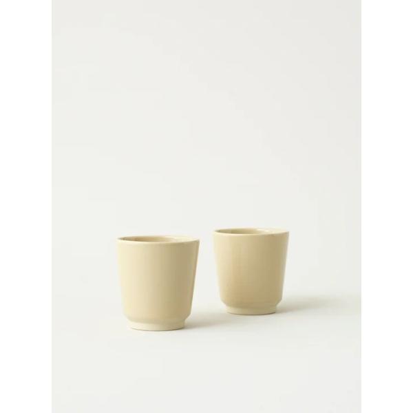 STILLEBENは、デンマークの女性デザイナーDitte ReckwenとJelena Nordentoftの2人によるセレクトショップを母体とするデザインチーム。北欧で勢いのある若いアーティストの作品を中心に、シンプルかつモダンなデザイ...