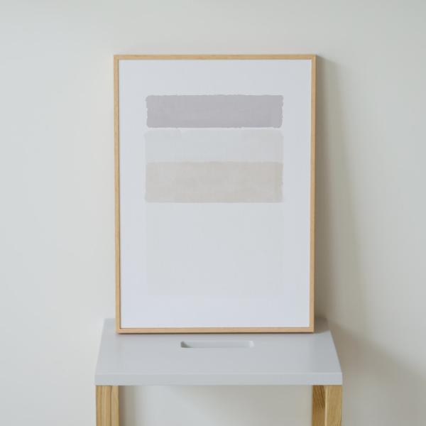 マーク・ロスコ的な水彩のアブストラクトアートをキャンバスにプリントし、細縁のフレームにセットしたリビングに、カフェにレストランにホテルにもオススメなキャンバスアート。幅7mmのフレームは存在をあまり主張せず、スッキリとした見た目となっており...