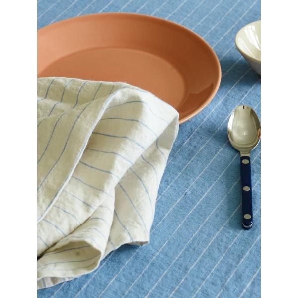 STILLEBENは、デンマークの女性デザイナーDitte ReckwenとJelena Nordentoftの2人によるセレクトショップを母体とするデザインチーム。北欧で勢いのある若いアーティストの作品を中心に、シンプルかつモダンなデザイ...