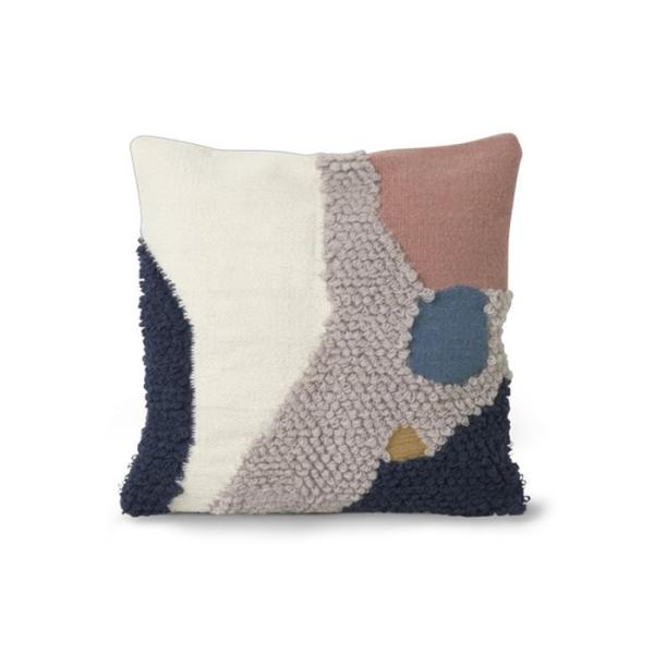 ferm LIVING(ファームリビング)は、雑貨、テキスタイル、家具などの幅広いプロダクトを取り揃えた、インテリアのトータルブランドです。デンマークデザイン史上でも確立された存在であり、蚤の市でも当時のオリジナル品を入手するのは困難なほど...