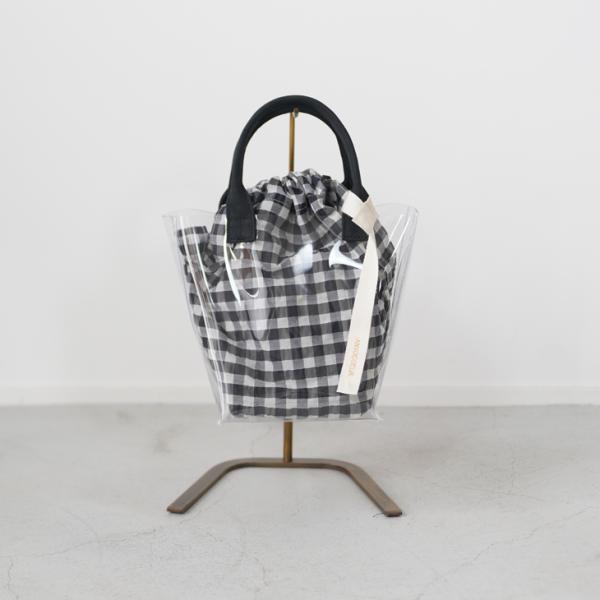 PVCトートとギンガムチェック柄(サッカー生地)の巾着バッグがセットになったトートバッグ。お出かけ先で荷物が増えた際にも便利です。【 ANVOCOUEUR / アンヴォクール 】ANVOCOUEUR （アンヴォクール）はフランス語　coeu...