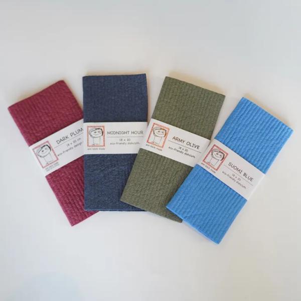 セルロース70%、コットン30%使用した環境に優しいセルクロス。フィンランドのブランドらしいバリエーション・カラーが魅力的。乾いているときは、紙のようにパリッっとしていますが、濡らすと弾力のある柔らかふきんに。使う前は水に濡らして、ねじらず...