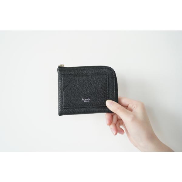 カード収納が8枚、背面側にジッパーコイン収納、お札は二つ折りにして収納出来ます。色々なL字ウォレットを使ってみて・・・・シンプル且つ嵩張らないように考えて完成した、オススメのミニ財布です。性別・年代を問わず、お使いいただけますので、ギフトに...