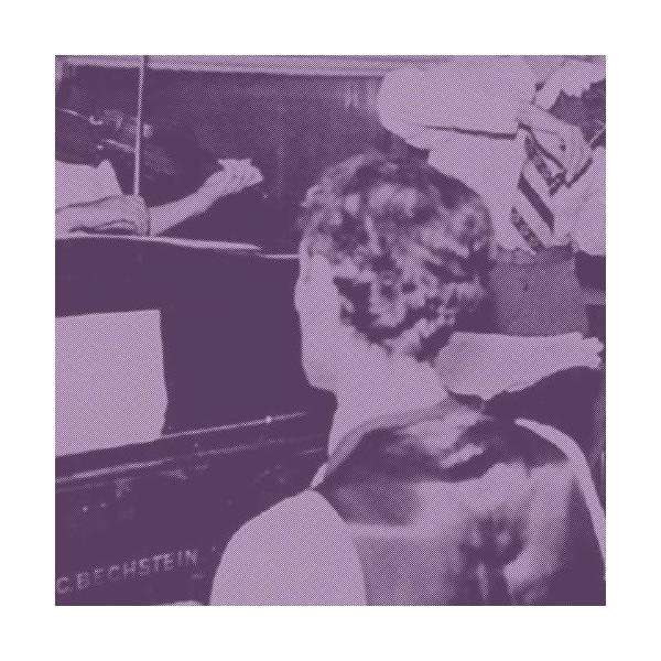 イラン国営ラジオ局で1956年から放送が始まったゴルハ（Golha）はペルシャの伝統的な歌／詩／音楽を放送する番組で、1979年にイラン革命によって終了する迄に約847時間もの音楽と詩が残されました。本作は、Golhaの放送開始から死去まで...