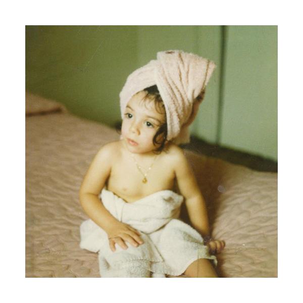 BeckやJasper Marsalisとのコラボ曲も収録！Habibiのメンバーとしても知られるRahillによるソロ・アルバム！TRACKLISTA1. HealingA2. I Smile for EA3. Tell MeA4. Fr...