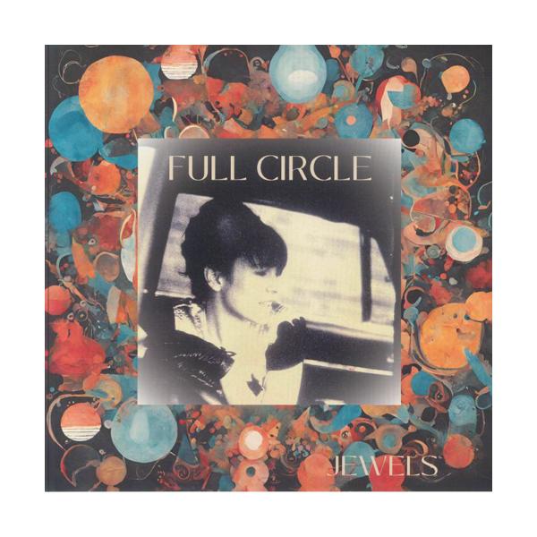 ゴスペル・トリオChos3nのメンバーとしても活動するUK/バーミンガム出身のSSW、Juliette FarrellがJEWELS名義でDaisy RecordsからEPをリリース！TRACKLISTA1. This Is The Beg...