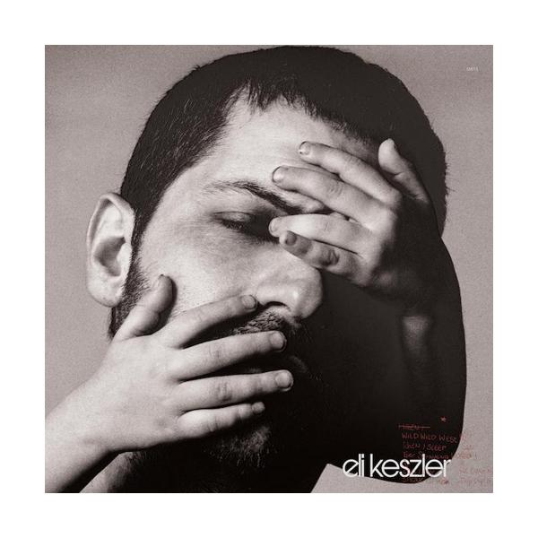 グラミー賞ノミネート・アーティストであり、ニューヨークを拠点に活動をするパーカッショニスト/作曲家/サウンド・アーティストのイーライ・ケスラー。活躍の場を広げる彼が、最新作となる初セルフ・タイトル作『Eli Keszler』が発売！TRAC...