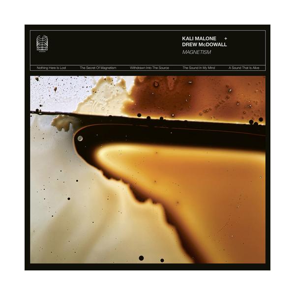 Kali MaloneとDrew McDowall (Psychic TV)の10年に及ぶ友情から生まれた初のコラボレーション・アルバム『Magnetism』。Maloneの哀切で感情豊かなメロディが、McDowall特有の音響的シンセシス...