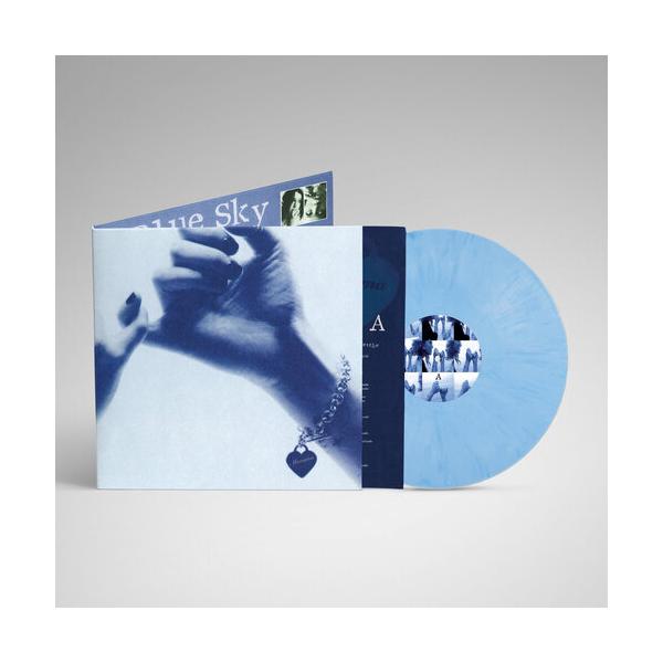 インディー・ロック・バンド Mommaが2022年リリースでPitchfork、Rolling Stoneなどから称賛を浴び、高い評価を得た前作『Household Name』に続く『Welcome to My Blue Sky』をリリース...