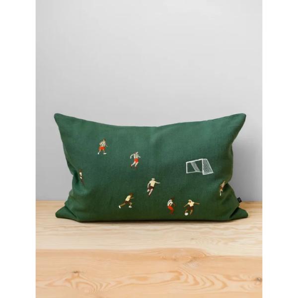 House Of Rymのデザイナーでも知られるElisabeth Dunkerが手掛けるブランド、Fine Little Dayのクッションカバーが入荷しました。自然をモチーフに北欧テキスタイルらしくシンプルな模様でデザインされたカバーは...