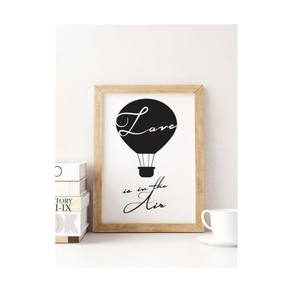 ポルトガルからLovely Postersのポスターが入荷！ ポルトガル・リズボンを拠点に活動するグラフィック・チーム、Lovely Postersは主に女性向けのインテリアに合うアートを中心に、子供部屋用アートもデザインしています。箔押し...