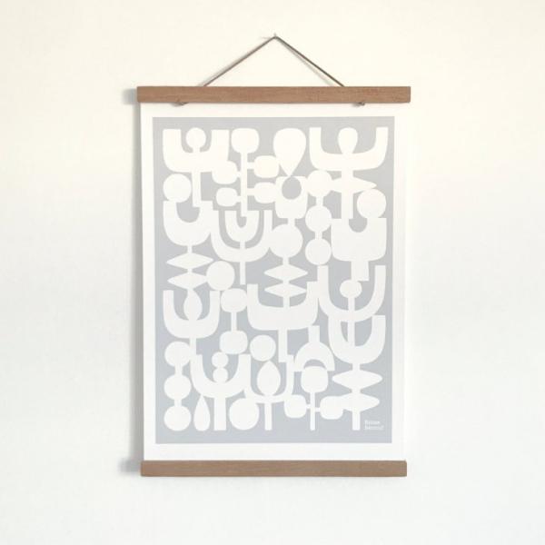 雲や雨のデザイン、ツリーやリーフ、鳥やフォッシュ、パステルカラーの組み合わせによるアブストラクト・アートなど、女性ならではの繊細なタッチで描かれるUKノッティンガムのEloise Renoufによる作品が入荷しました。北欧テキスタイル好きな...