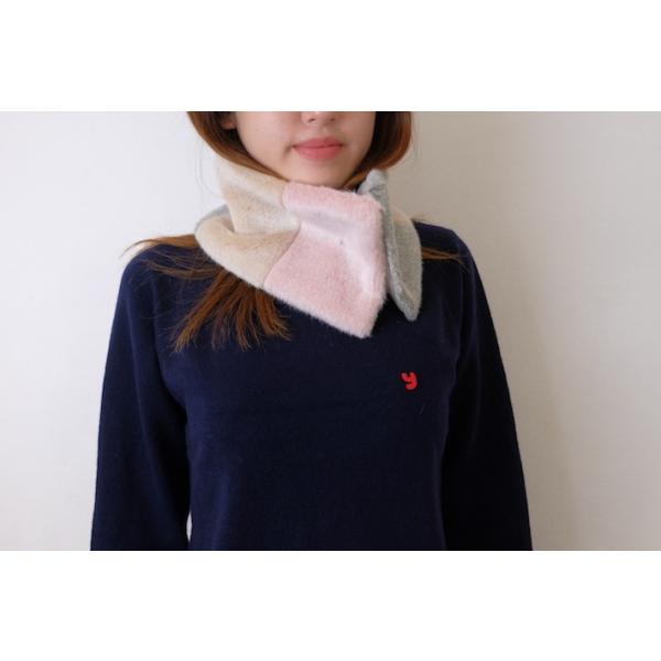 ファーのパッチワークを手軽に楽しめるミニショール。コーディネイトのポイント使いにおすすめです◎ 製造国：JAPANブランド名：YUKI素材：表/acylic77%, polyester23%　裏/cotton97%, cashmere3%取...