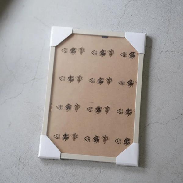 WANDKINDはドイツ・リューネンを拠点とし、子供向けのウォールアートやデコレーション、壁紙、ステッカー、おもちゃなどをクリエイトするブランド。IKEAにもデザインを提供しています。WANDKINDのフレームはリアルウッドを使った端正なポ...