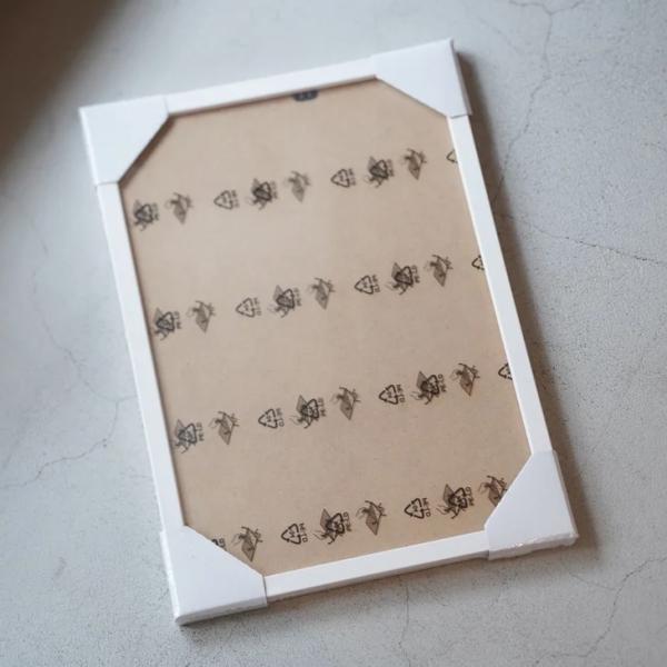 WANDKINDはドイツ・リューネンを拠点とし、子供向けのウォールアートやデコレーション、壁紙、ステッカー、おもちゃなどをクリエイトするブランド。IKEAにもデザインを提供しています。WANDKINDのフレームはリアルウッドを使った端正なポ...