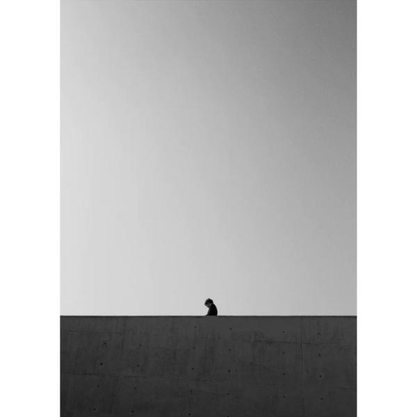 コペンハーゲンを拠点とする写真家で、デンマークのメディア・ジャーナリズム学校で写真コミュニケーションの学位を取得しています。彼は旅行、色、直線が大好きで、それが写真に反映されています。動機は多くの場合、多くのスペースと細かいディテールを備え...