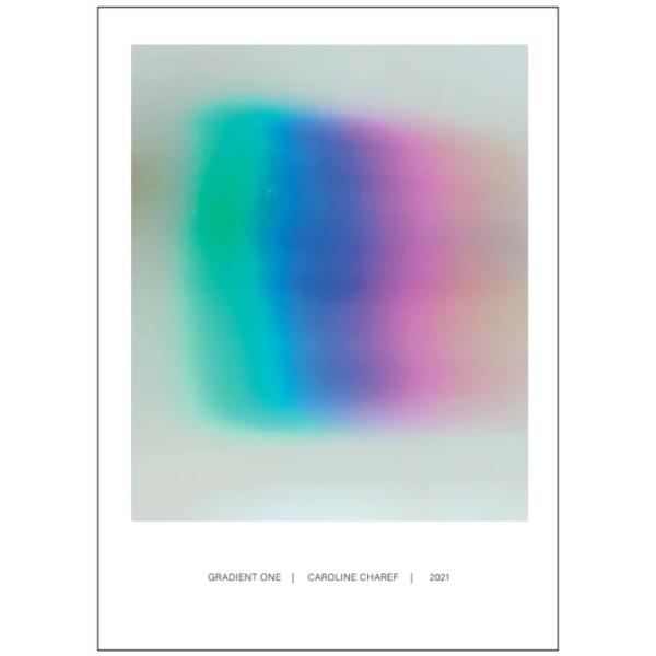 デンマークのコペンハーゲンで生まれ育ち、現在はオランダのアムステルダムに拠点を置くCaroline Charef。彼女はデジタルとアナログの両方の方法で作業しており、これら2つの方法がどのように相互に補完し合うかを探求することに大きな喜びを...