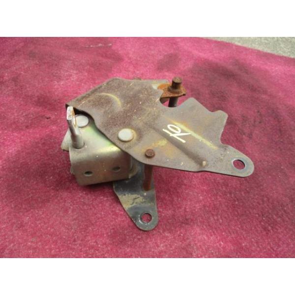 **** 商品説明を必ずご確認ください ****部品管理番号：000163008819901部品名：キャビン裏のヒンジ/R側部品区分：リサイクル品管理品番：217224車名：キャンター車両タイプ名：トラック認定型式：KC-FB501B年式：...