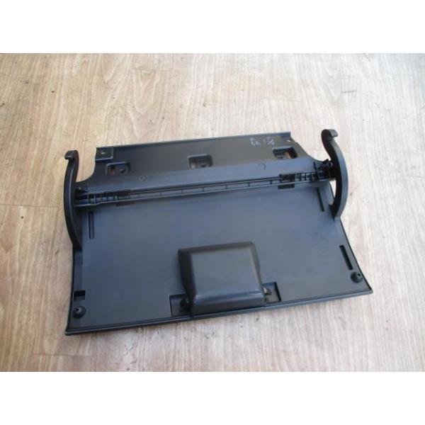 **** 商品説明を必ずご確認ください ****部品管理番号：000244005770210部品名：グローブBOX部品区分：リサイクル品管理品番：235251車名：デリカＤ5車両タイプ名：5DBOXワゴン認定型式：DBA-CV5W年式：20...