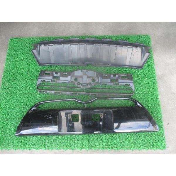 **** 商品説明を必ずご確認ください ****部品管理番号：000255011010100部品名：ロアグリル部品区分：リサイクル品管理品番：242483車名：アクア車両タイプ名：5ドアハッチバック通称型式：NHP10AHXNB認定型式：D...