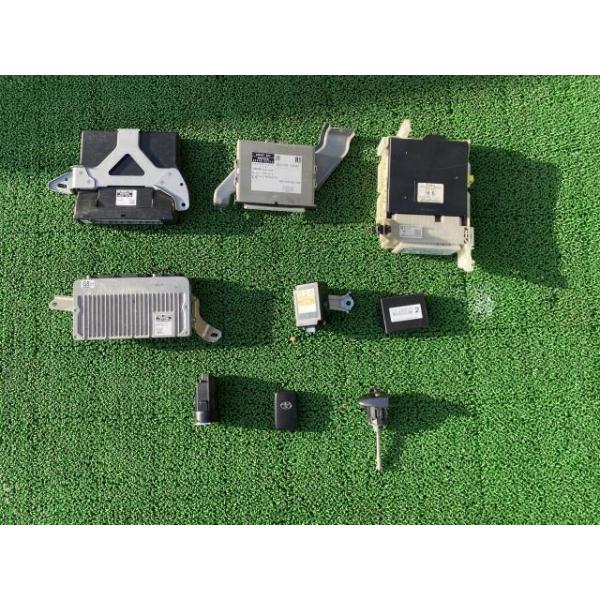 **** 商品説明を必ずご確認ください ****部品管理番号：000255011763100部品名：エンジンコンピューターセット部品区分：リサイクル品管理品番：246355車名：アクア車両タイプ名：5ドアハッチバック通称型式：NHP10AH...