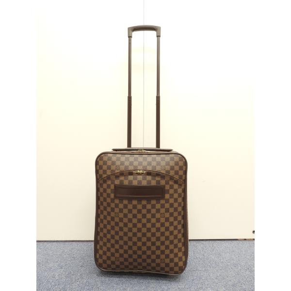 品名 : ペガス45　(Pegase 45)　キャリーバッグ　旅行用スーツケース　トロリーバッグメーカー : ルイヴィトン (LOUIS VUITTON)型番・素材 : N23293　PVC/カーフレザーライン・色 : ダミエ　ゴールド金具...