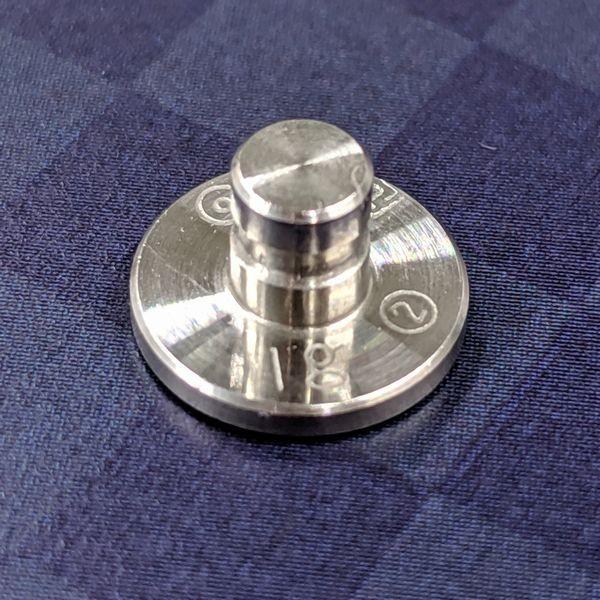 天びんの計測用として最適！！●国家検定付分銅(検定証印打刻済)■仕様質量：１g材質：ステンレス鋼製形状：円筒型