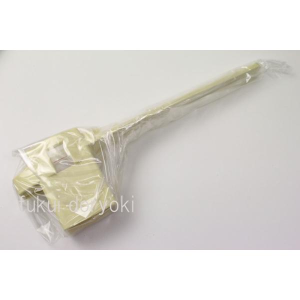 ツツミ身長計の頭に当てる部品（カーソル）です。スリム身長計SH-CYクリームイエローをお持ちで経過年数による傷みや転倒による破損の際の交換部品としてご活用下さい。四角の支柱のスリム身長計一般用SH20-CYと園児用SH16-CYの共通部品と...