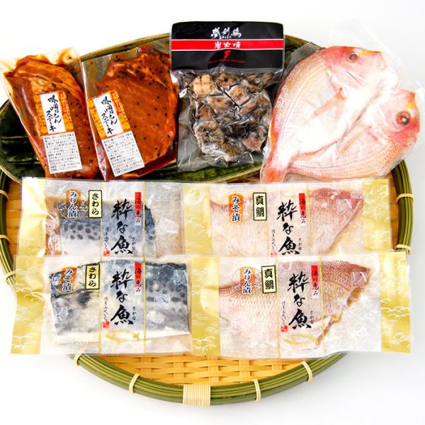 ご贈答用の味わいを一度にお試しいただける全７種入り。漬け魚・みそ豚などご飯がすすむ逸品揃いです。●国産豚ロース みそ豚ステーキ（130g前後×2枚）国産豚ロース肉を筋切りし、味噌ダレに漬け込みました。タレにりんご果汁が入り、旨味と柔らかさが...