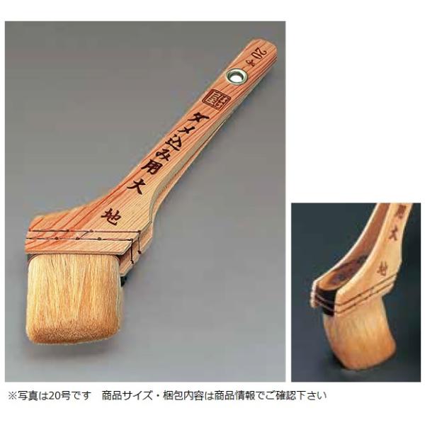 【サイズ号(mm)】 15(40mm)【厚み (mm)】 17【毛の丈 (mm)】 40【定価￥（税抜）】1210【販売価格】605(666) 1本  【梱包数量】 5本/箱厚みがあり、毛丈が長めで塗料含みが良い刷毛です。