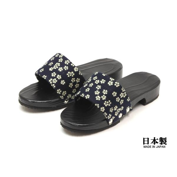 【木目について】台は天然木を使用している為、木目は商品によって異なります。木目はお選びいただけません。予めご了承ください。■適応サイズ：女性用フリー■バンド柄・カラー：小桜柄　紺■バンド素材：綿■台素材：杉■底素材：EVA■生産国：日本（M...