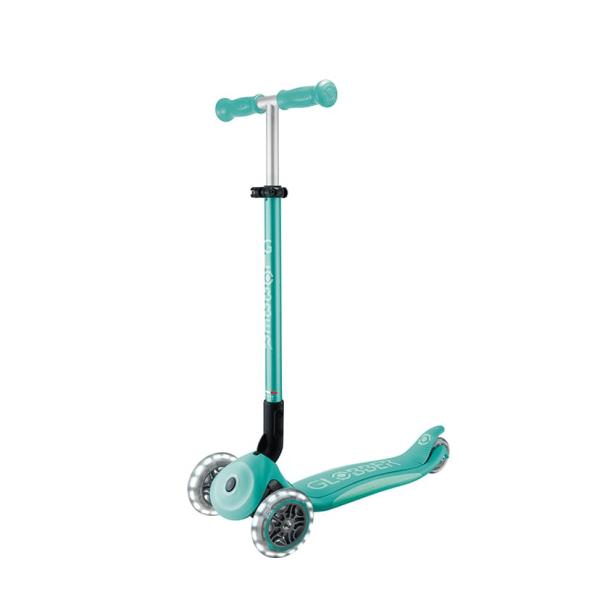 フランス生まれの子供用3輪キックスクーター！プリモシリーズから、さらにバージョンアップしたモデルが登場！・象徴的なデュアルカラーのカラフルなデッキ。・バージョンアップしたハンドルグリップを採用。・ハンドル高さ調整も4段階に。・走るとタイヤが...