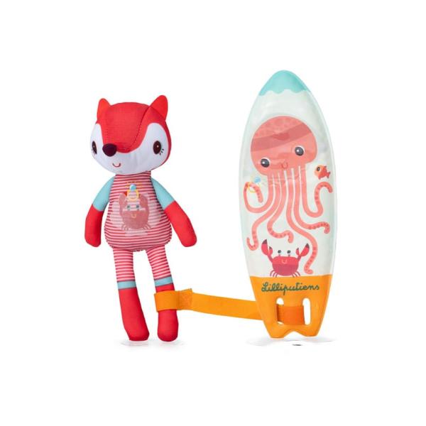 アリスのバストイ「サーフィンに出かけよう！」魔法のサーフボードに乗って波の上を滑走するアリス！アリスが海に飛び込むと、ウェットスーツとボードから絵が出てきます。