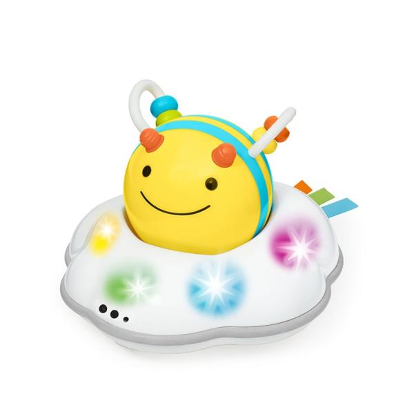 あちこち動くミツバチとおいかけっこ！ゆらゆら動くミツバチを追いかけてハイハイの練習ができるおもちゃ。お子さまの成長に合わせて、やさしいサークルモードとあちこちランダムモードからお選びできます。ミツバチを捕まえたら、赤ちゃんを励ます音楽と本体...