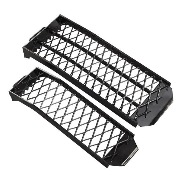 軽自動車が雪で埋まってもヘルパーを使用して、脱出可能!画像は軽自動車が埋まった時に大型用を使用して脱出したものになります。鉄製なので、タイヤを回転させても飛んでいくことはほぼありません。(タイヤを高速回転した場合などは飛ぶ可能性があります。...